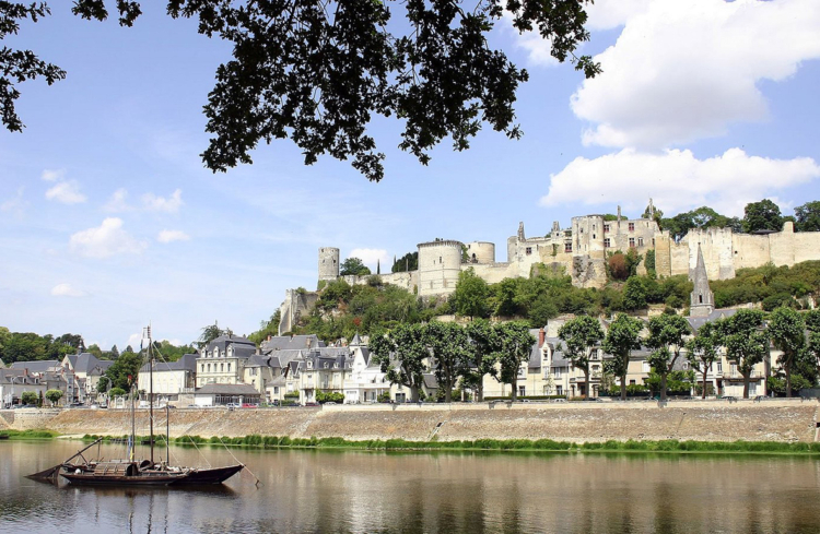 Samedi 5 août à Chinon. Marché médiéval et parade costumée dans le ...